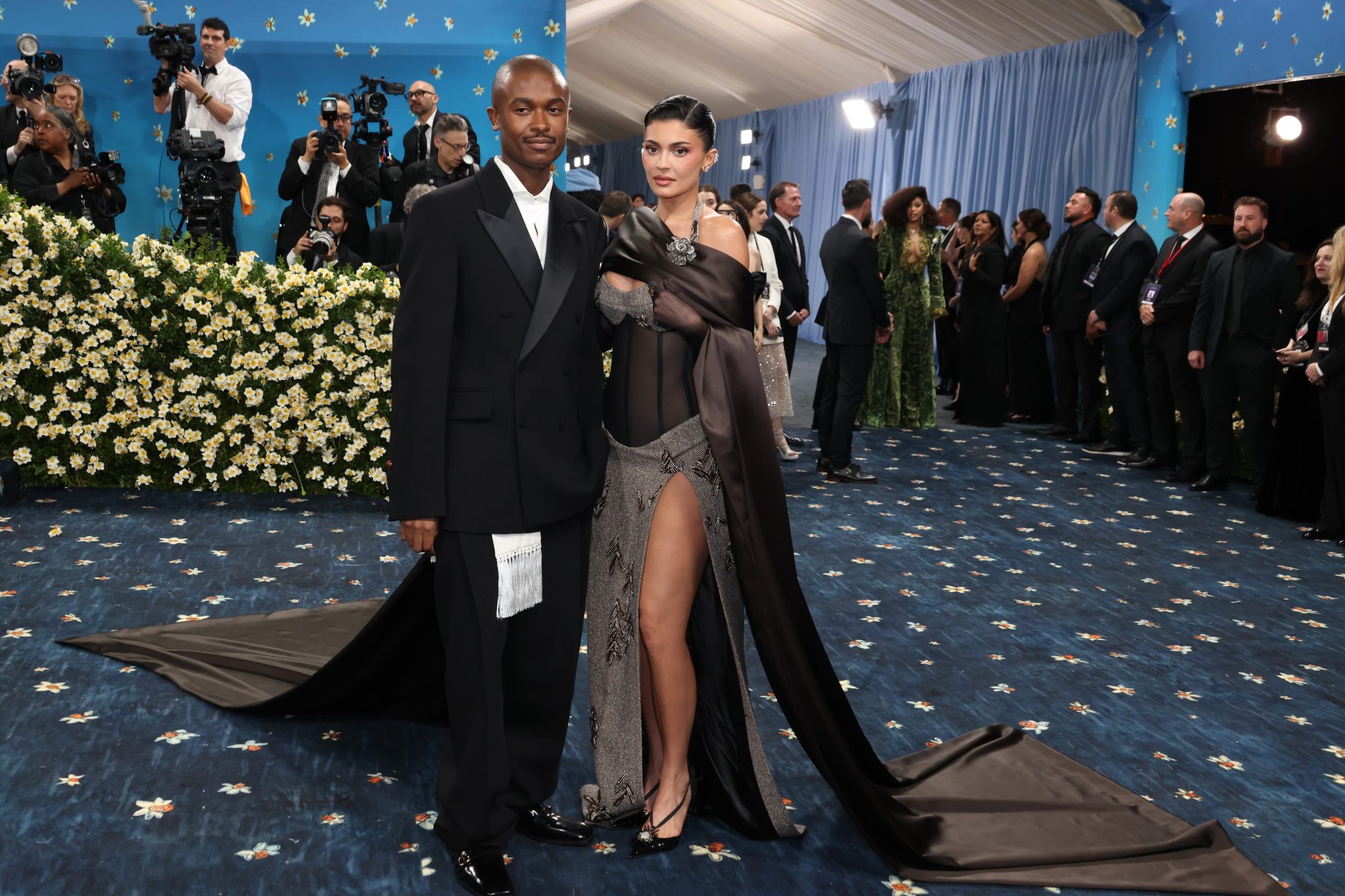 Ferragamo e Maximilian Davis no Met Gala 2025 “Superfine: Tailoring ...